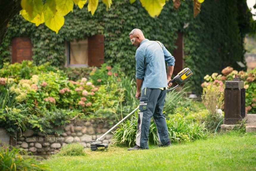 Stiga Battery Strimmer - SBC 700AE - Lawn Factors