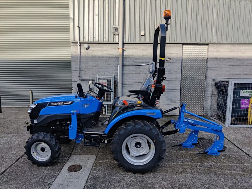 Solis Front Loader & Bucket - Lawn Factors